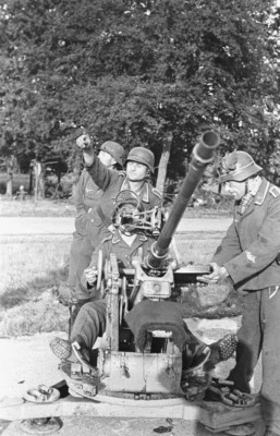 WW2 Photo WWII German Luftwaffe AA Gun in Action World War Two ...