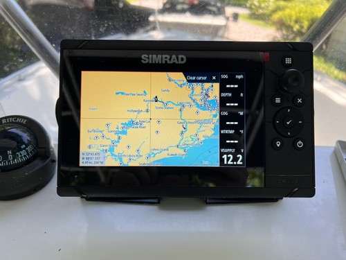 Simrad Cruise 7 inch GPS Chartplotter with 83/200 Transducer 000-14996 ...