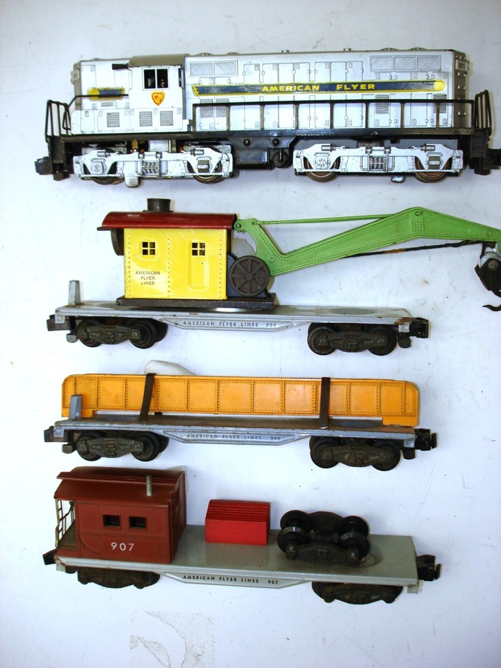 American Flyer GM GP-7 Diesel Freight Set w/ 3 Sheet Metal Cars [Lot 9-S96] | eBay