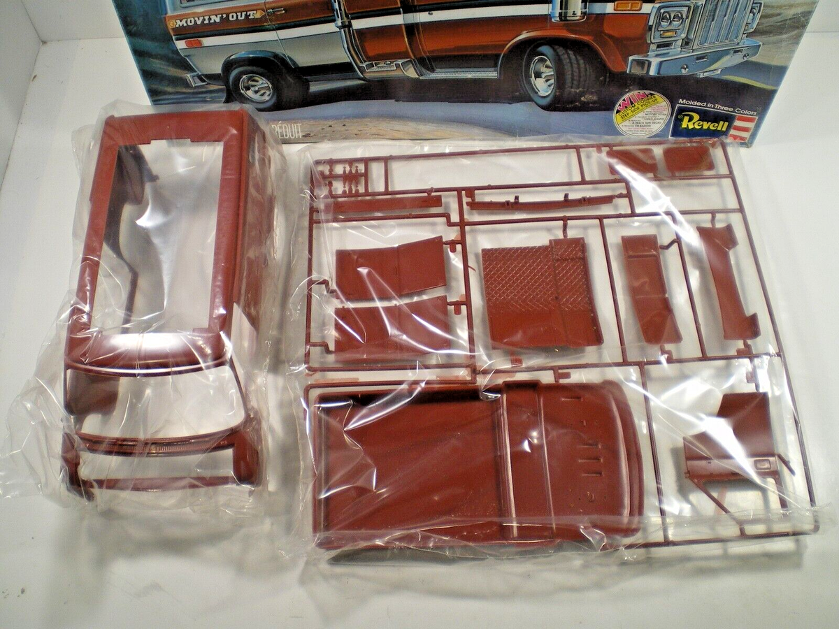 Revell Out Production Model Kits Chevy Revell 1/12 '69 Chevrolet