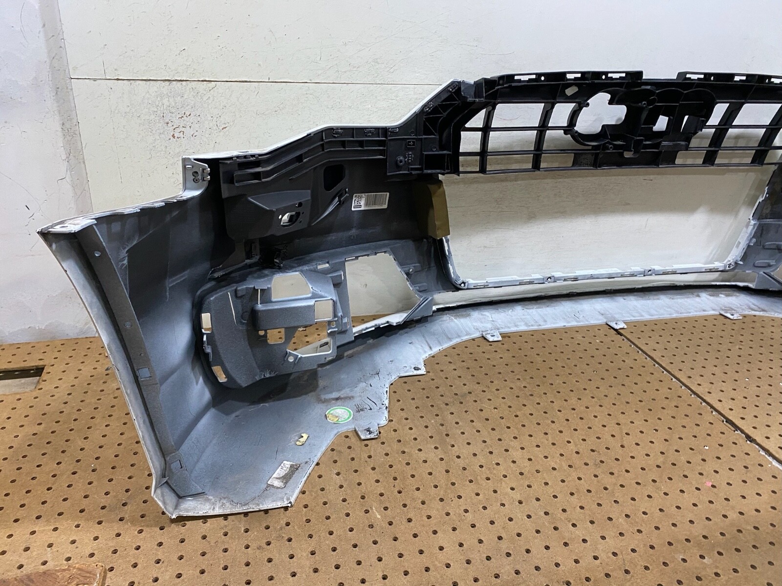 2016-2018 Audi A6 Base Front Bumper Cover 4G0807437S | OEM | White ...