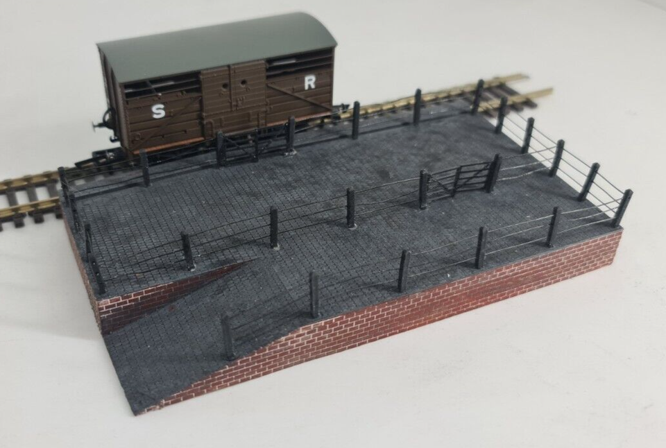 LINESIDE CATTLE DOCK BUILDING OO GAUGE WORKS WITH HORNBY & BACHMANN ...
