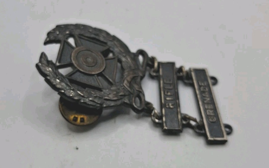Vintage WW2 Sterling Silver Military Army Marksmanship Pin W/Rifle ...