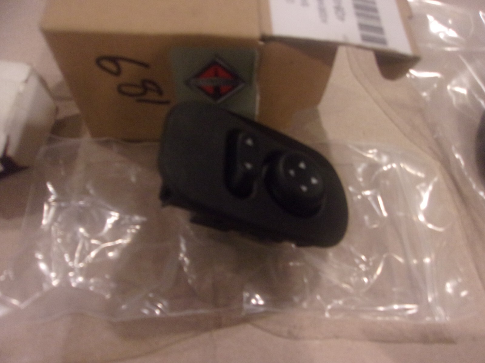 4084847C1 INTERNATIONAL POWER MIRROR SWITCH 2505204C1 for sale online ...