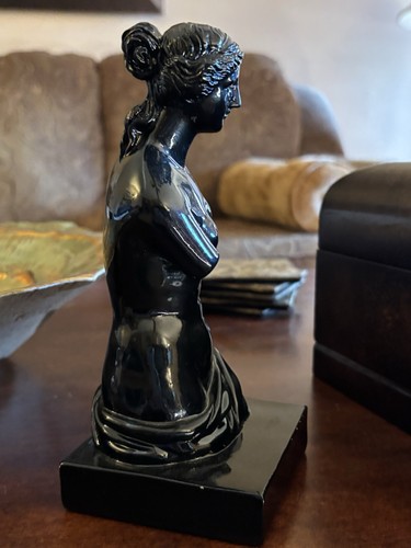 Exquisite Venus de Milo Reproduction Small Statue. 7.75” H X 3” Square ...