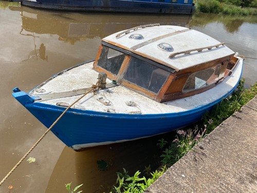 Clinker Built Boat 19’ Lister SR2 Inboard Diesel on Galvanised Trailer ...