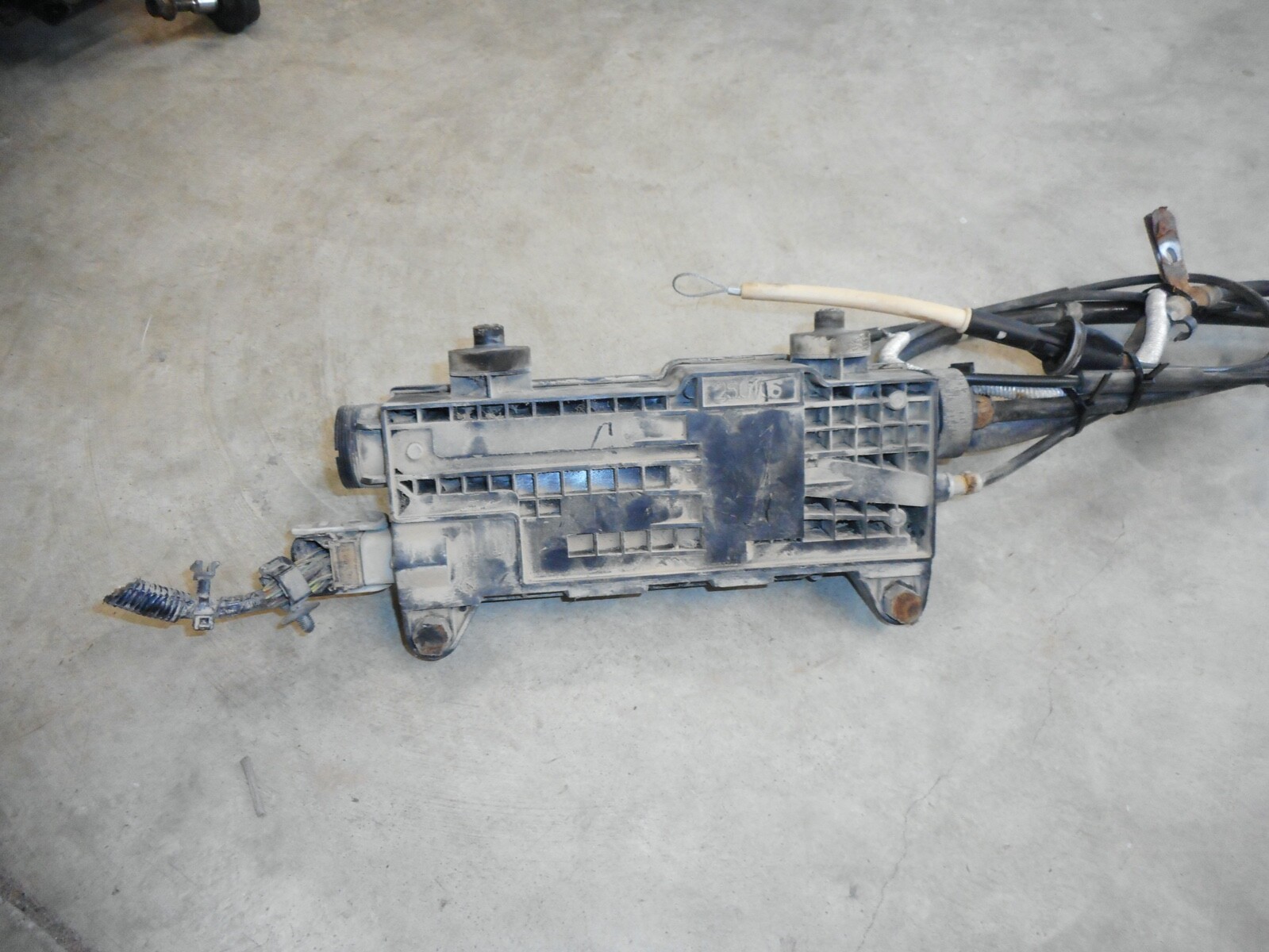 2006 LAND ROVER LR3 EMERGENCY PARKING BRAKE ACTUATOR W/ CABLE SNF500026 ...