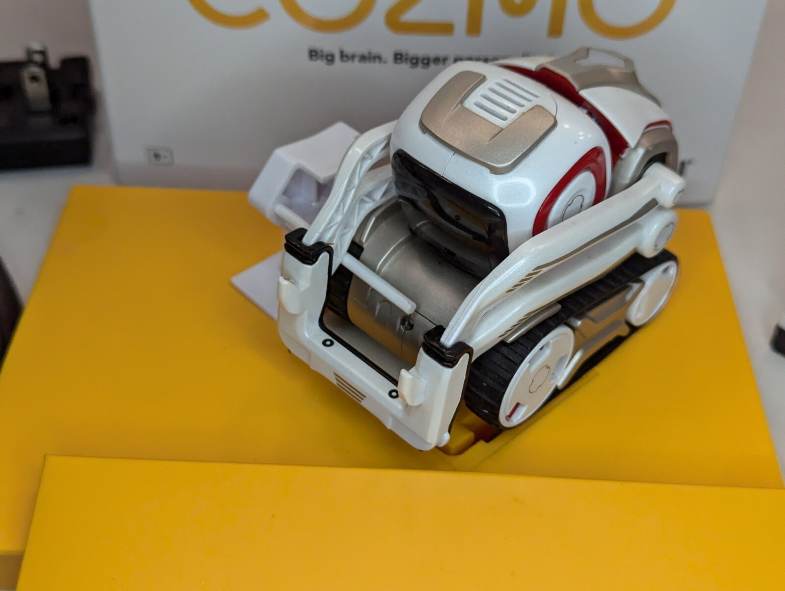 Cozmo Robot Toy Anki w/ Box ,Cubes, Charger, Instructions, & Base Kit ...