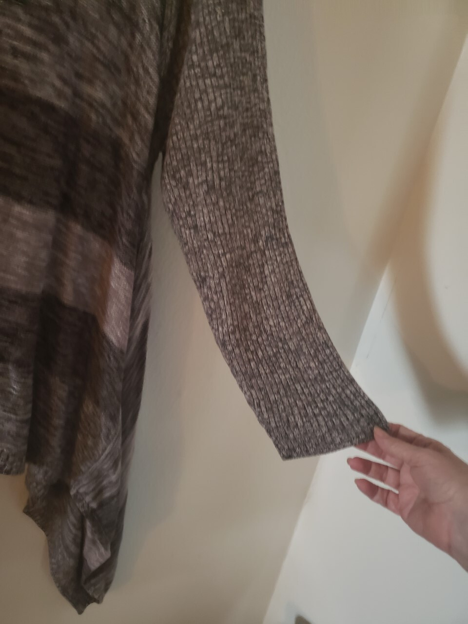 Avenue Women's size 26/28 asymmetrical hem striped sweater Bust 46 ...