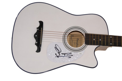 MADDIE & TAE SIGNED AUTOGRAPH FULL SIZE ACOUSTIC GUITAR - VERY RARE ...