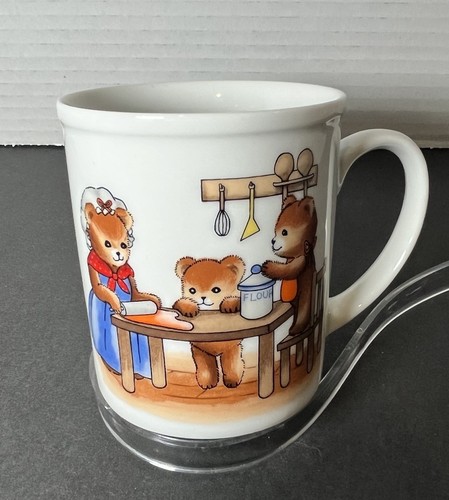 Vintage Raj California 8 oz mug Mama bear w/cubs baking ceramic glossy ...