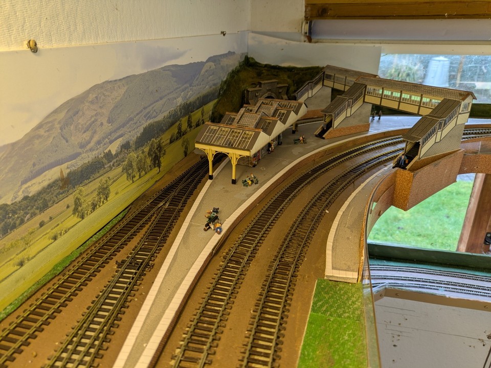 Large Model Railway Layout OO HO Gauge – 3x2.5m – DCC Wired | eBay UK