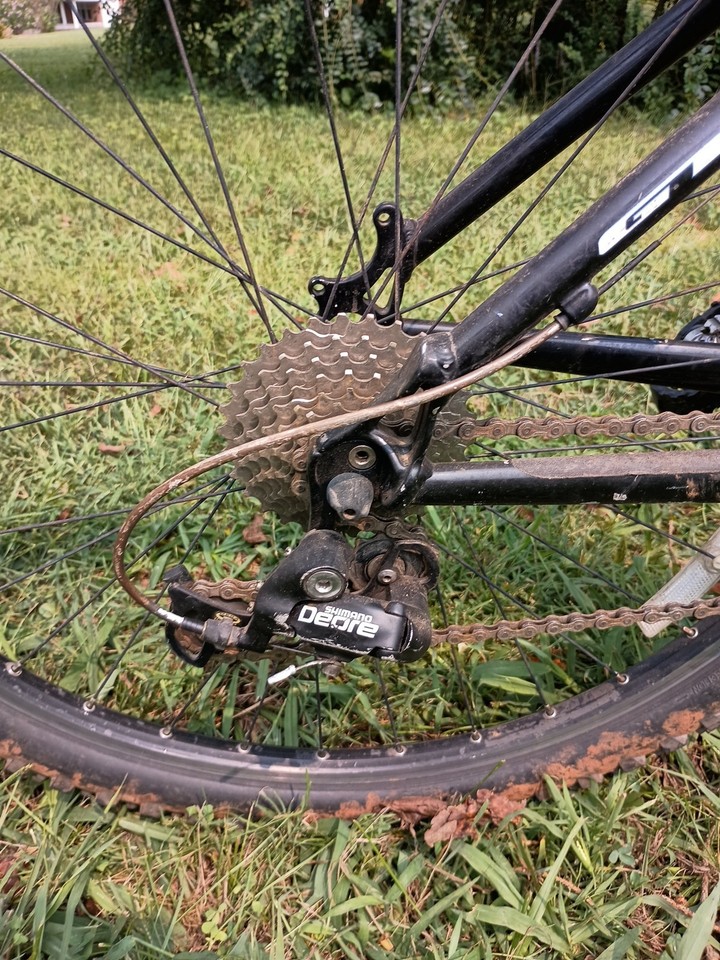 GT BACKWOODS Mountain Bike - 18" Frame - Shimano 24 Speed - Deore ...