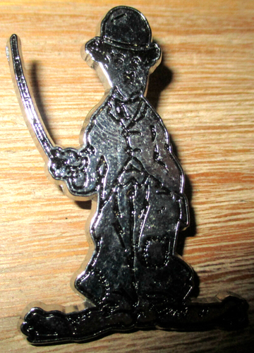 Charlie Chaplin -Pins -Charlot vagabond - Grand modèle argenté - 200 ...