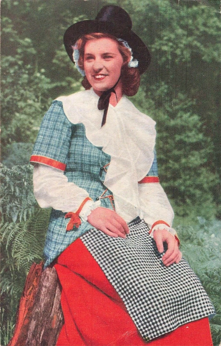 Traditional Welsh Clothing
