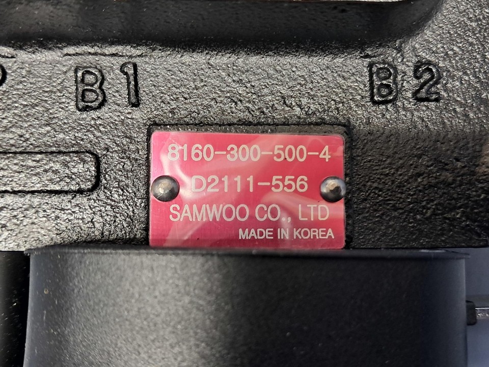 Mahindra 81603005004 EMax Front‑End Loader Control Valve & Joystick ...