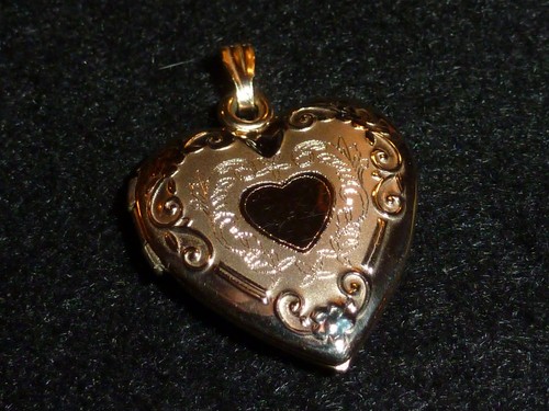 14K SOLID YELLOW GOLD FANCY ETCHED HEART LOCKET | eBay