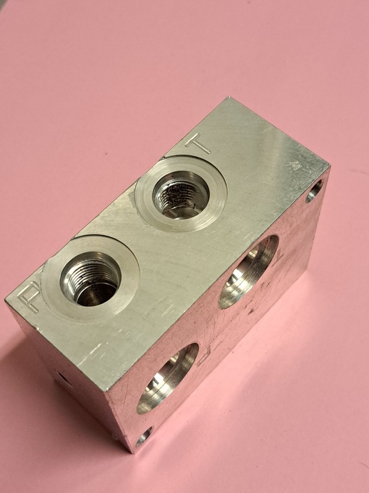 Daman AD03SPSB6S directional valve subplate, s.s. , part# 10071274 | eBay