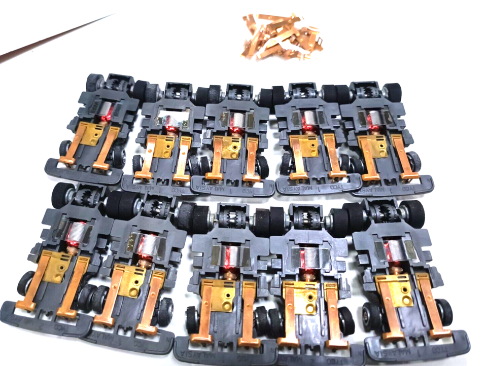 TYCO TCR CHASSIS WIDE LOT OF 10 COMPLETE grey/wheels/extra 10 sets ...