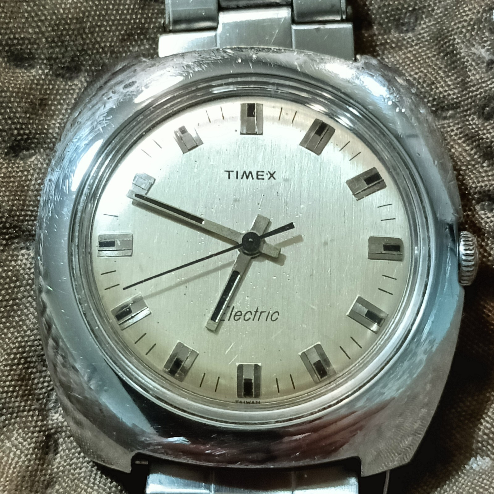 Vintage 1970’s Timex Electric Watch Works Keeps Time/… - Gem