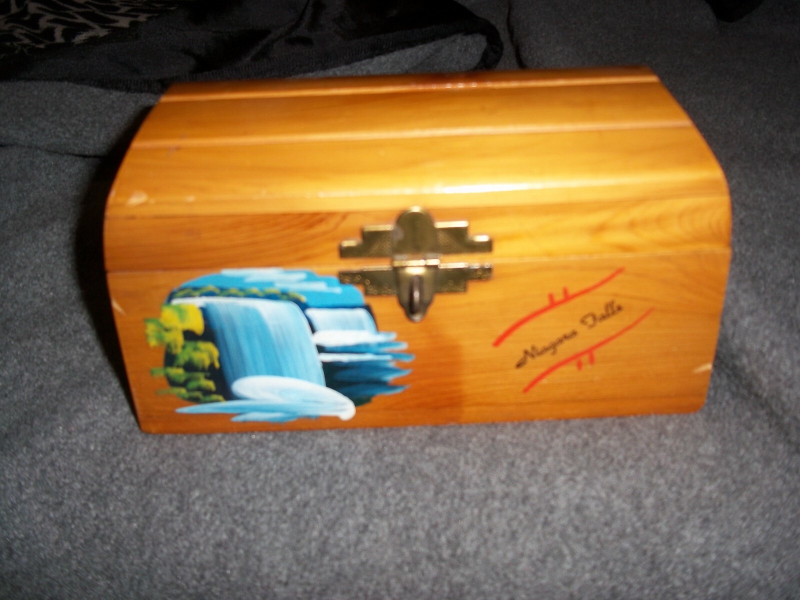 Vintage Hand Painted Niagara Falls Cedar Keepsake/Trinket Box With Lock ...