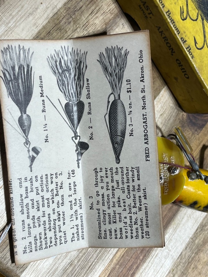 Vintage Jitterbug plastic lip fishing lure (24032) | eBay