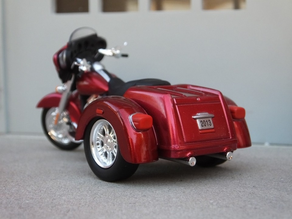 Harley-Davidson 2013 Trike Motorcycle 1/24 Scale G Scale Diorama ...