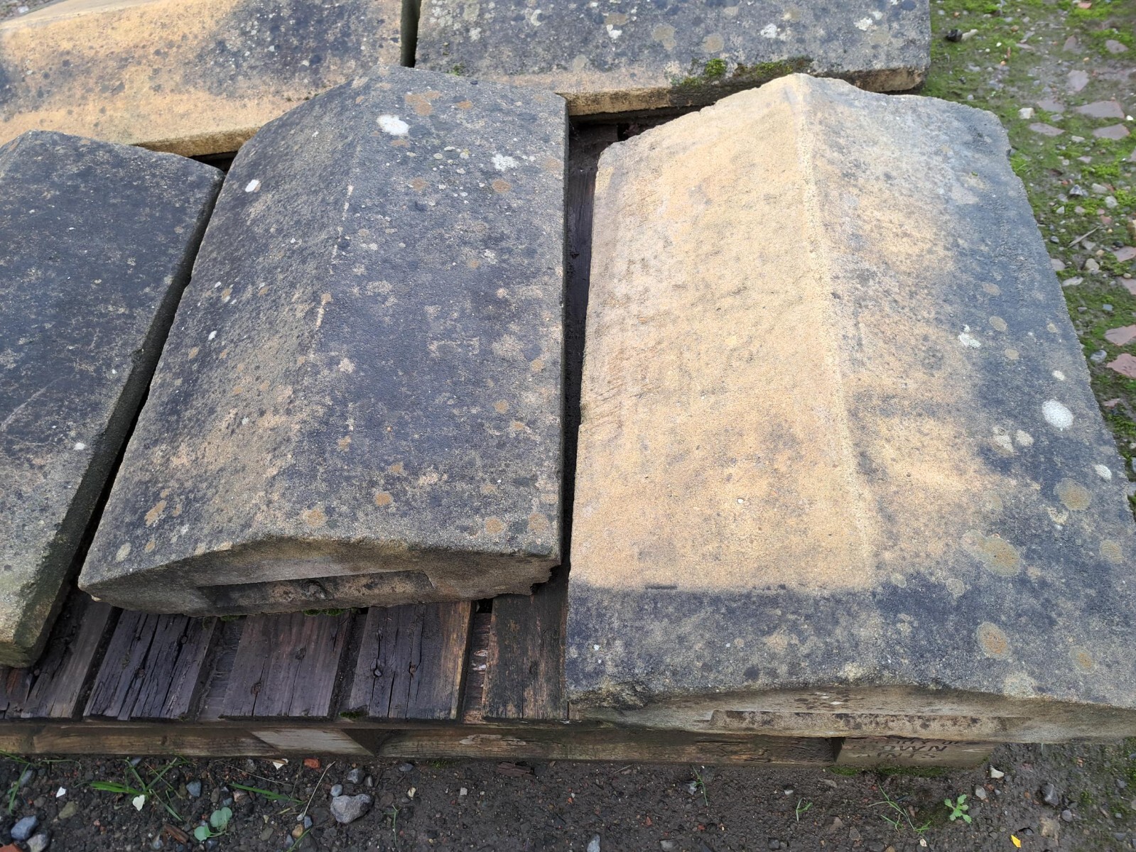 Wall Caps / Coping / Decor Garden Decoration Stone Masonry Deco Pier ...