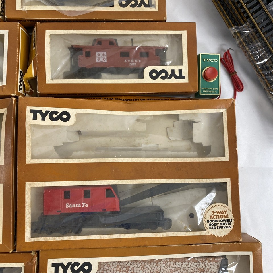 Tyco HO Scale Electric Trains Lot , Tracks & Accessories W/ Manual! | eBay