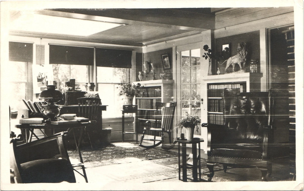 1910s Living Room