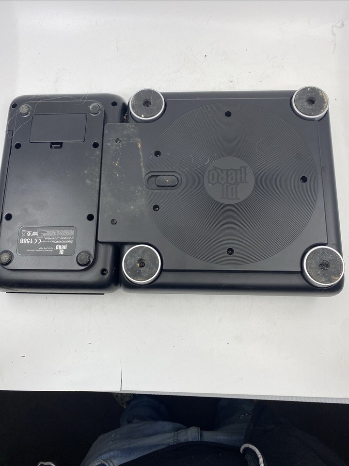 DJ Hero Wireless Turntable / Mixing Board Controller for PS2 & PS3 Not ...