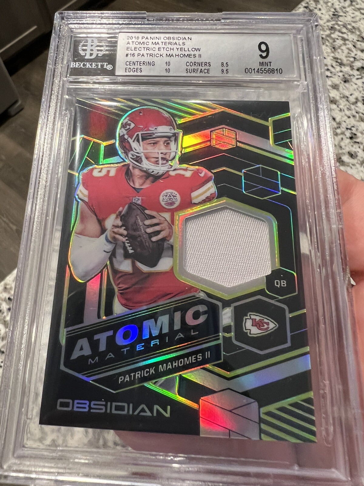 2018 Patrick Mahomes Obsidian Atomic Materials Electric Etch Yellow 2/ ...