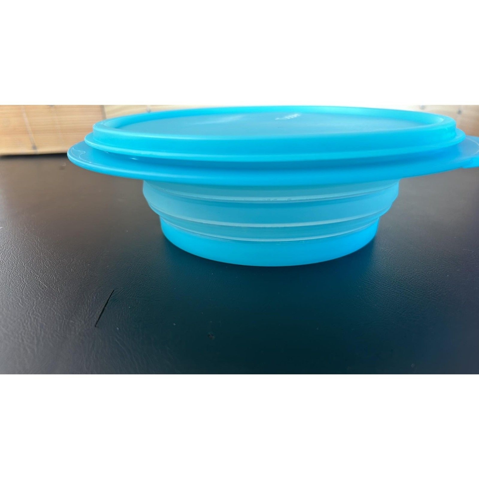 Tupperware Flat Out Collapsible Blue Bowl with Lid 4 Cup Number 5453A ...