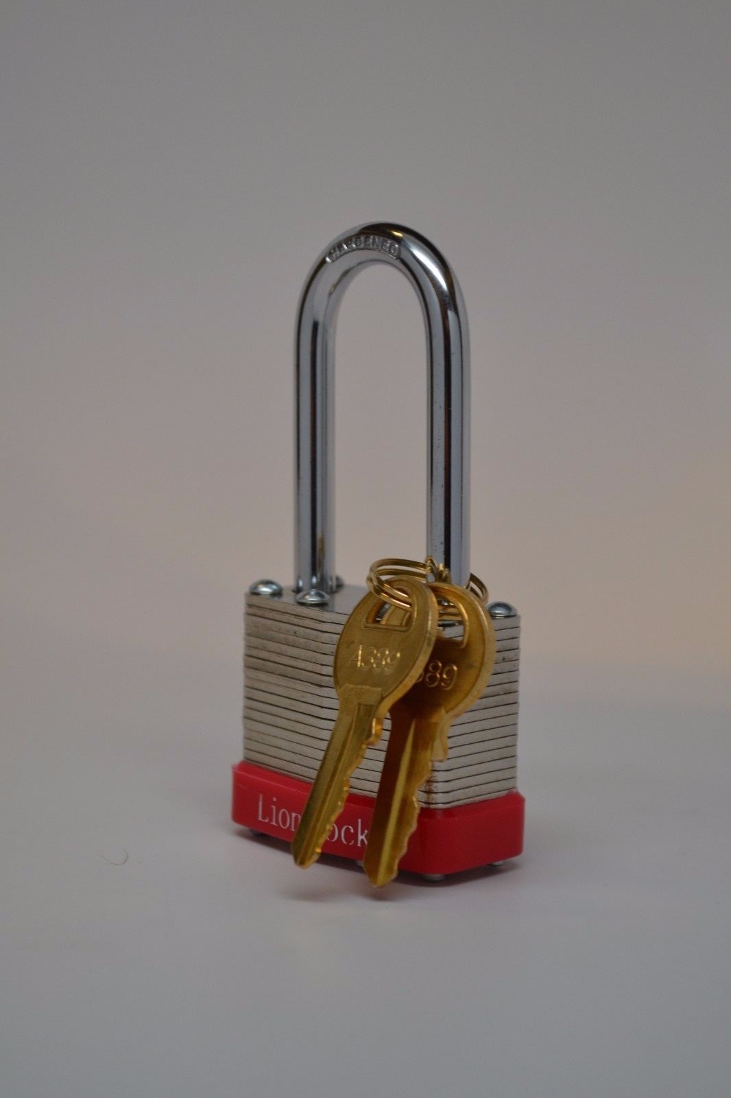 Lion Locks 5PLS Keyed-Alike Padlock, 1-9/16-inch Wide 2-inch Shackle, 4 ...