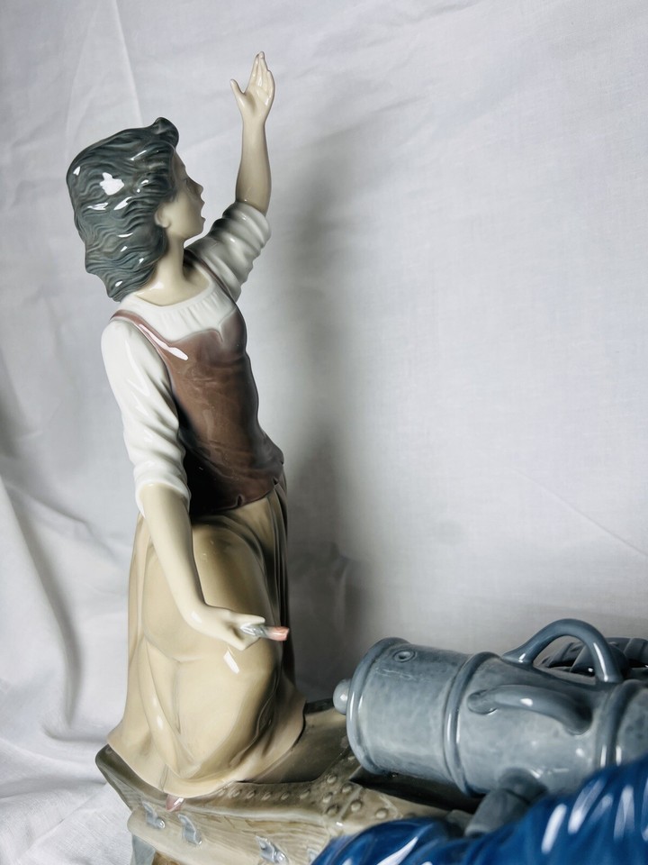 Lladró «Augustine Of Aragon » Rare Muséum Lladró Mint Condition #4976 ...