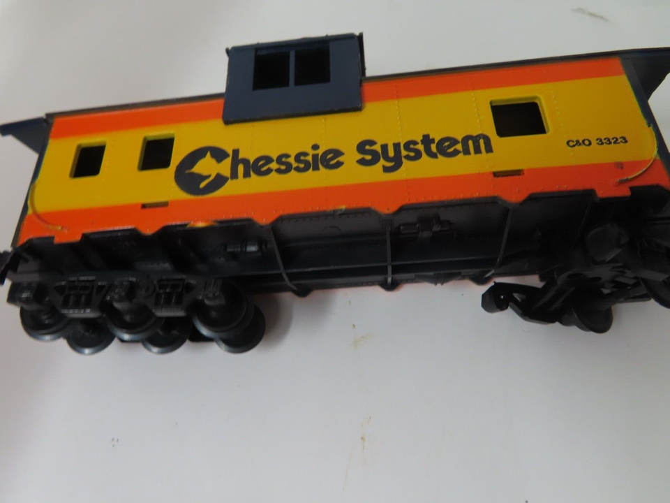 HO Scale CHESSIE SYSTEM C&O #3323 WIDE VISION CABOOSE | eBay