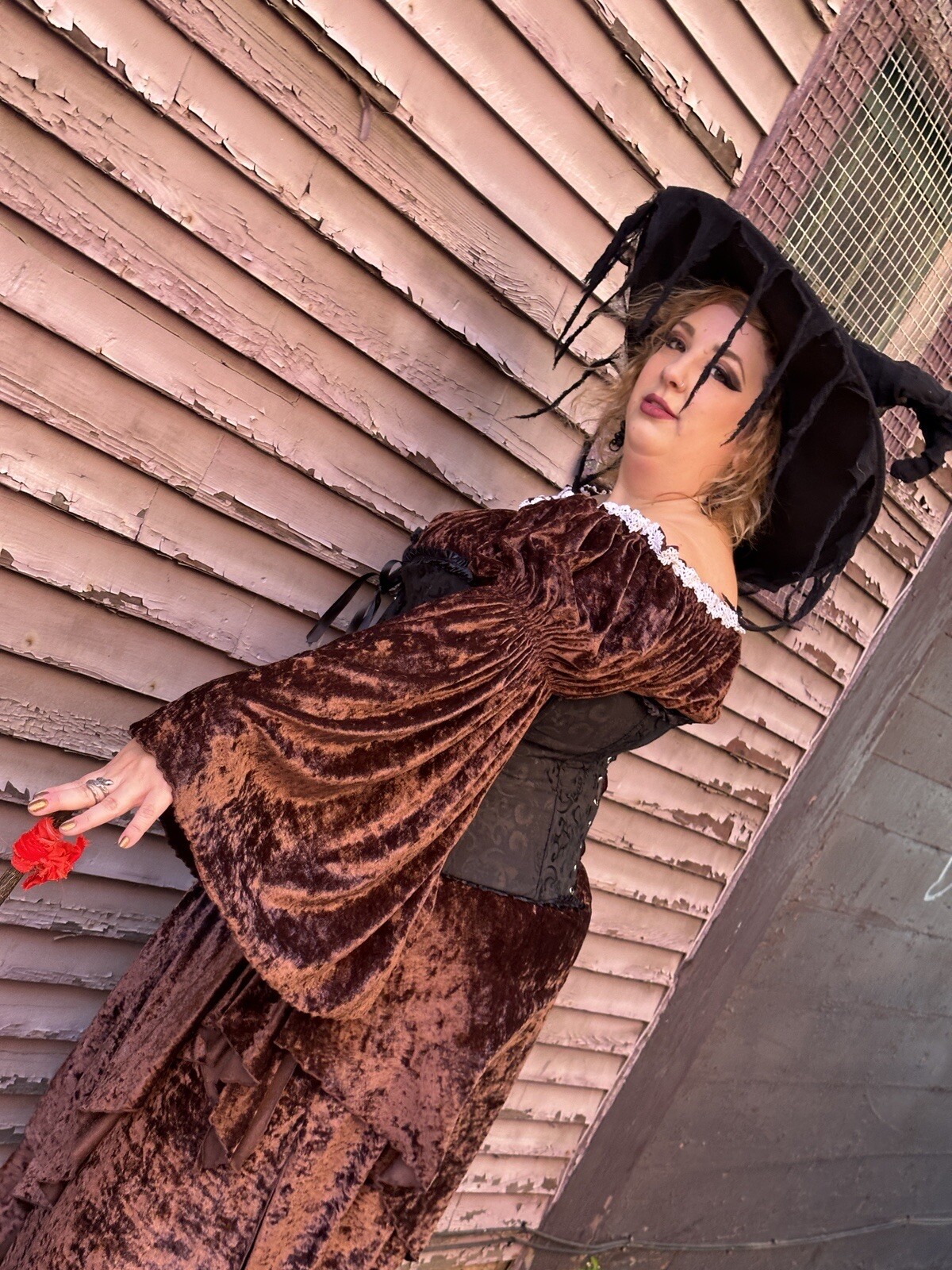 Brown velvet Renaissance dress-boss Wench-cosplay-medieval-witch ...