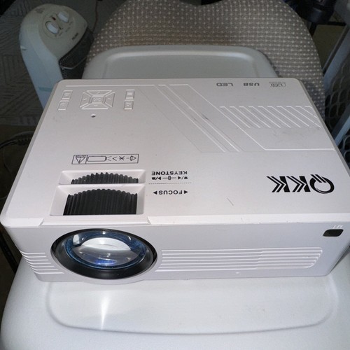 QKK 1080p Projector HDMI input Tested & Working Low Hours on Bulb ...