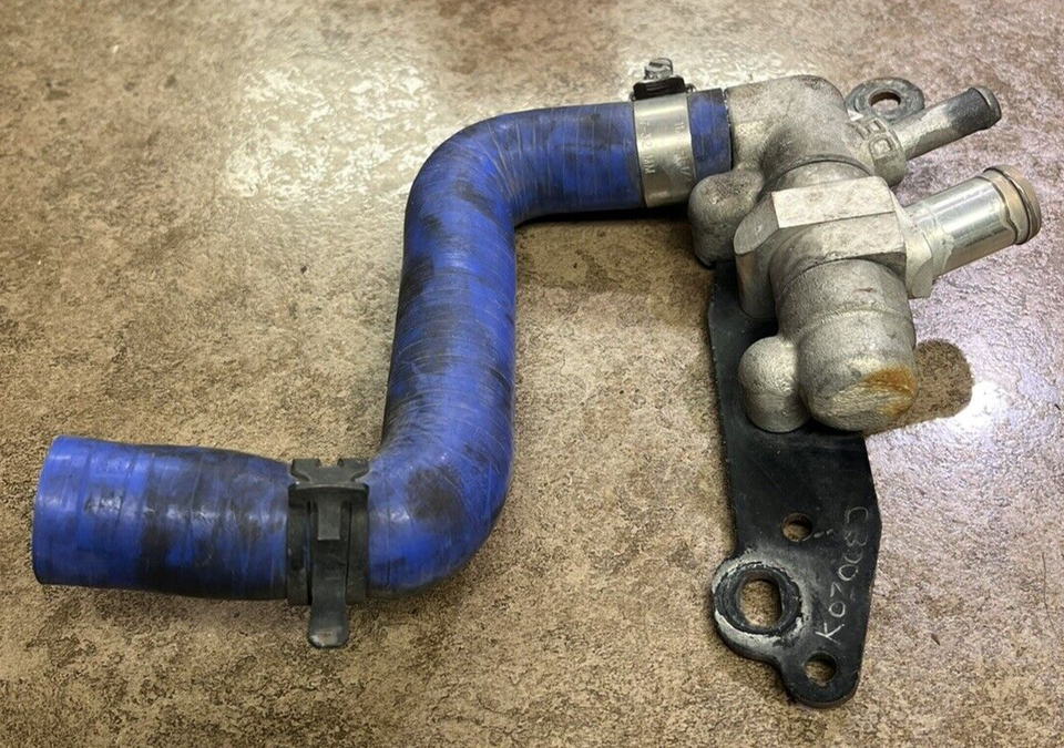 Paccar Coolant Splitter Valve with Bracket and Hose 12310LA / XP-22780 ...