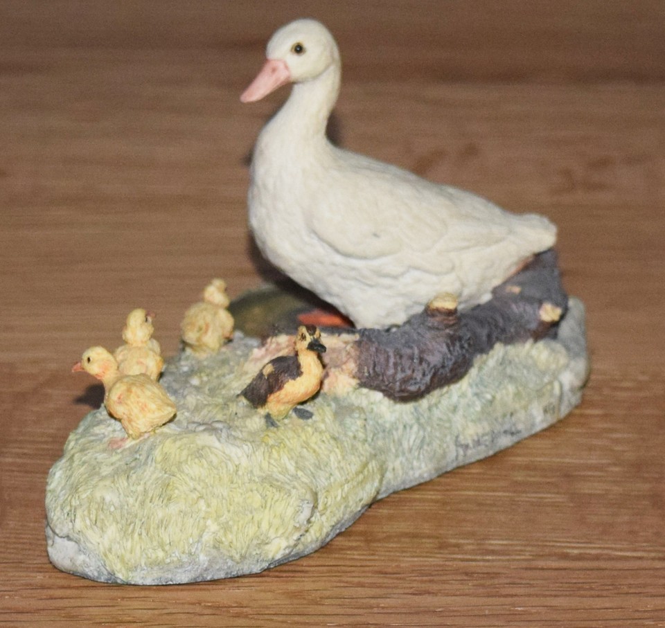 BORDER FINE ARTS. DILYS & HER DUCKLINGS. MODEL JH86. LOVELY CONDITION ...