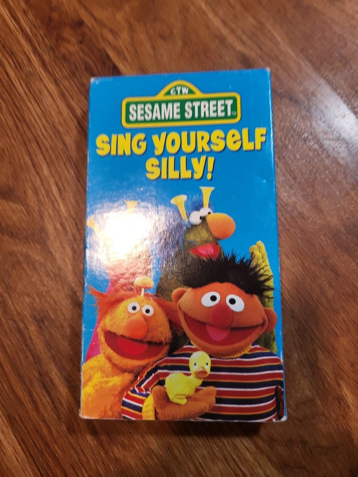 Sing Yourself Silly! CTW Sesame Street (VHS, 1990) Sony Wonder; CC; 30 ...