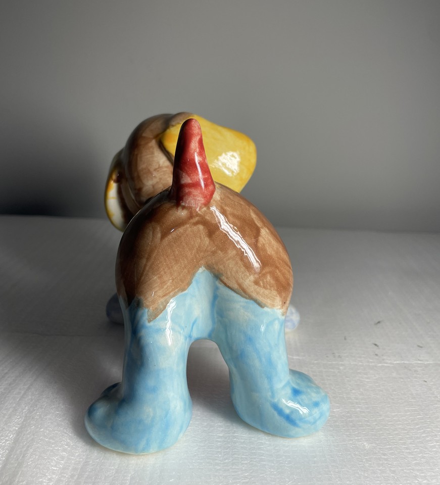 Hush Puppy Figurine Shelf Settlers Pinta crafts by gallery Pinta ...