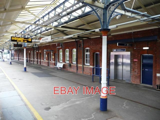 PHOTO WESTBOUND PLATFORM BASINGSTOKE STATION 2010 | eBay UK
