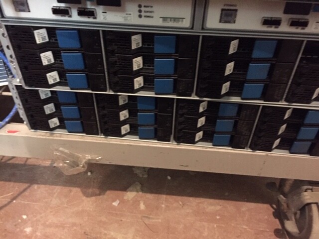 HITACHI ARRAY R0397 21X 2.5" 600GB UNIT 3X DF850 W/ 12 X 4TB DRIVE EACH ...