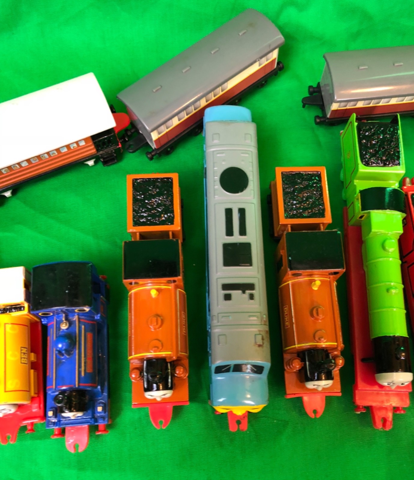 Vintage Thomas The Tank Engine Set Of 9 Plus 4 Passenger Cars ...