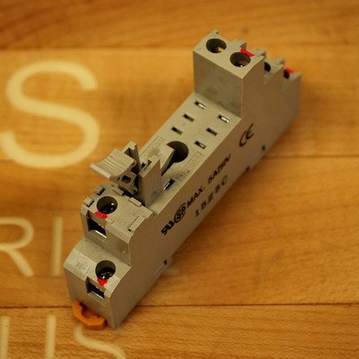 Omron P2RF-08-E Relay Socket Base 8 Pin 5 Amp 250 Volt - USED | eBay