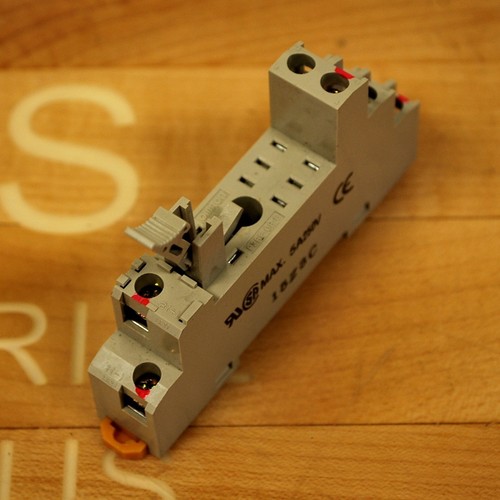 Omron P2RF-08-E Relay Socket Base 8 Pin 5 Amp 250 Volt - USED | eBay