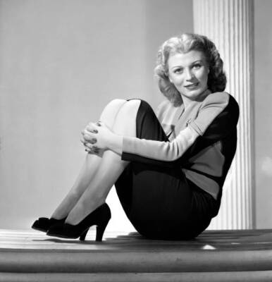 Radio singer Jeri Sullavan She readies for St Patricks Day March 1940s ...