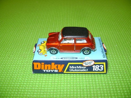 DINKY TOYS 183 MORRIS MINI MINOR AUTOMATIC ROUGE METALLISE SUR SON ...