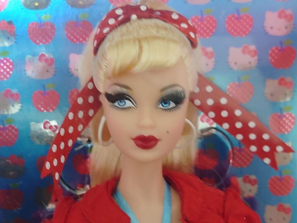 MATTEL SANRIO Barbie x Hello Kitty Collaboration Apple Tree 2008 Doll ...